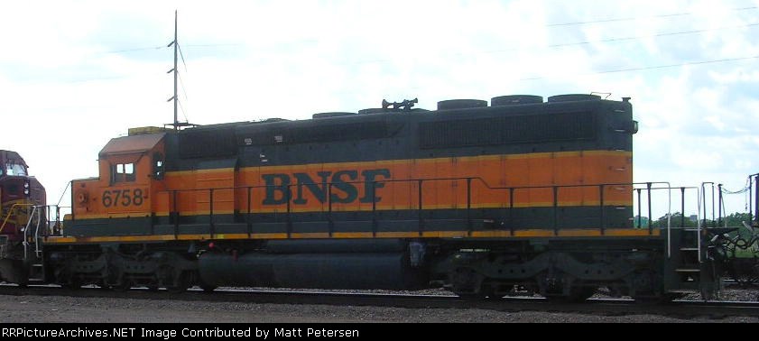 BNSF 6758